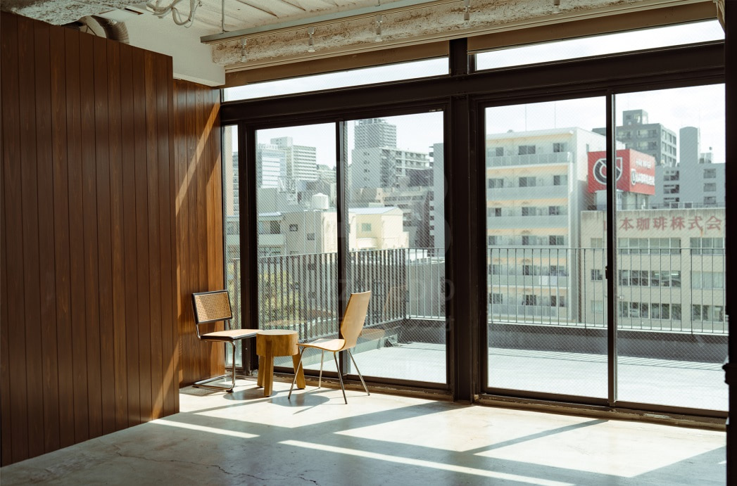 A8 LUZZ STUDIO - STUDIO PRESS