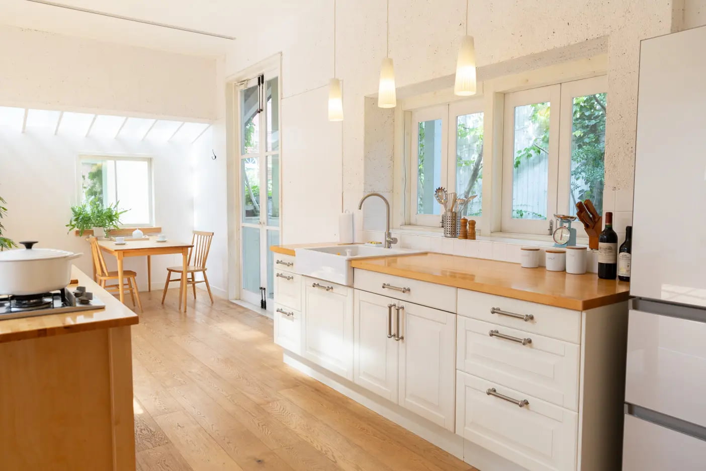 Studio Basil – Basil – - STUDIO PRESS