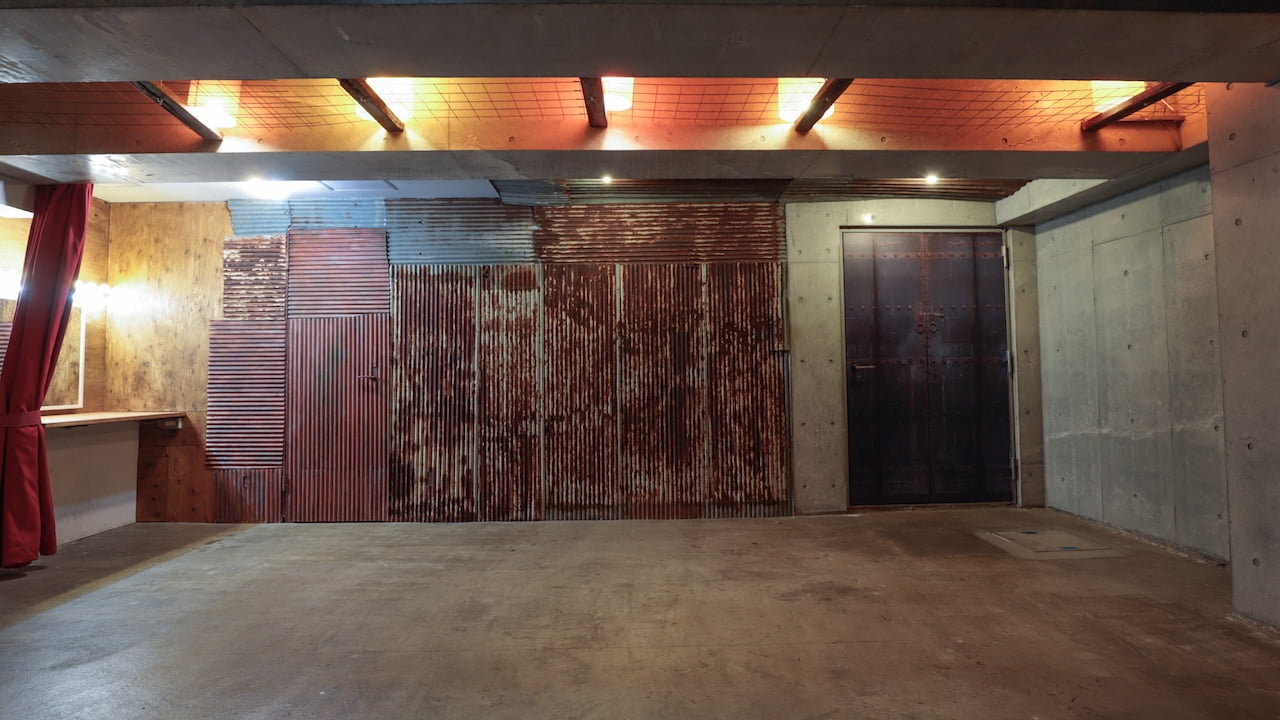 STUDIO SHOWCASE – Di – - STUDIO PRESS